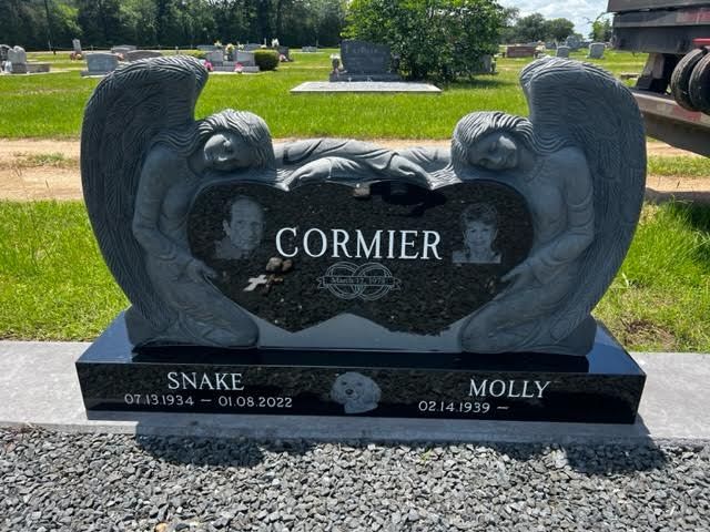 Monuments | Fayette Memorial Funeral Home & Crematory