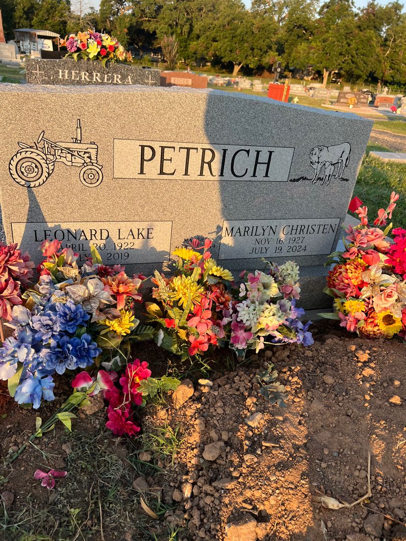 Monuments | Fayette Memorial Funeral Home & Crematory