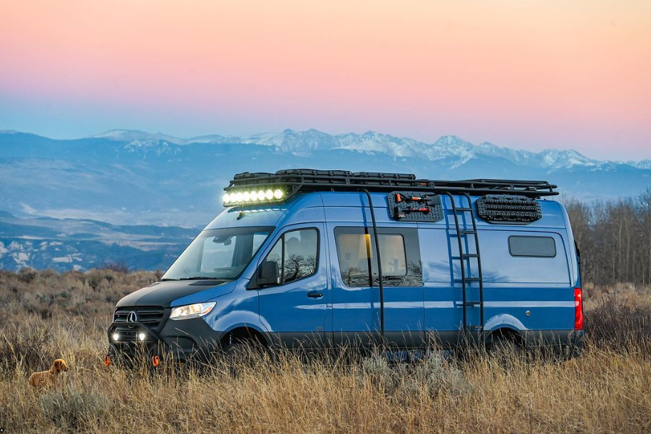 TANNERACK | VAN GALLERY