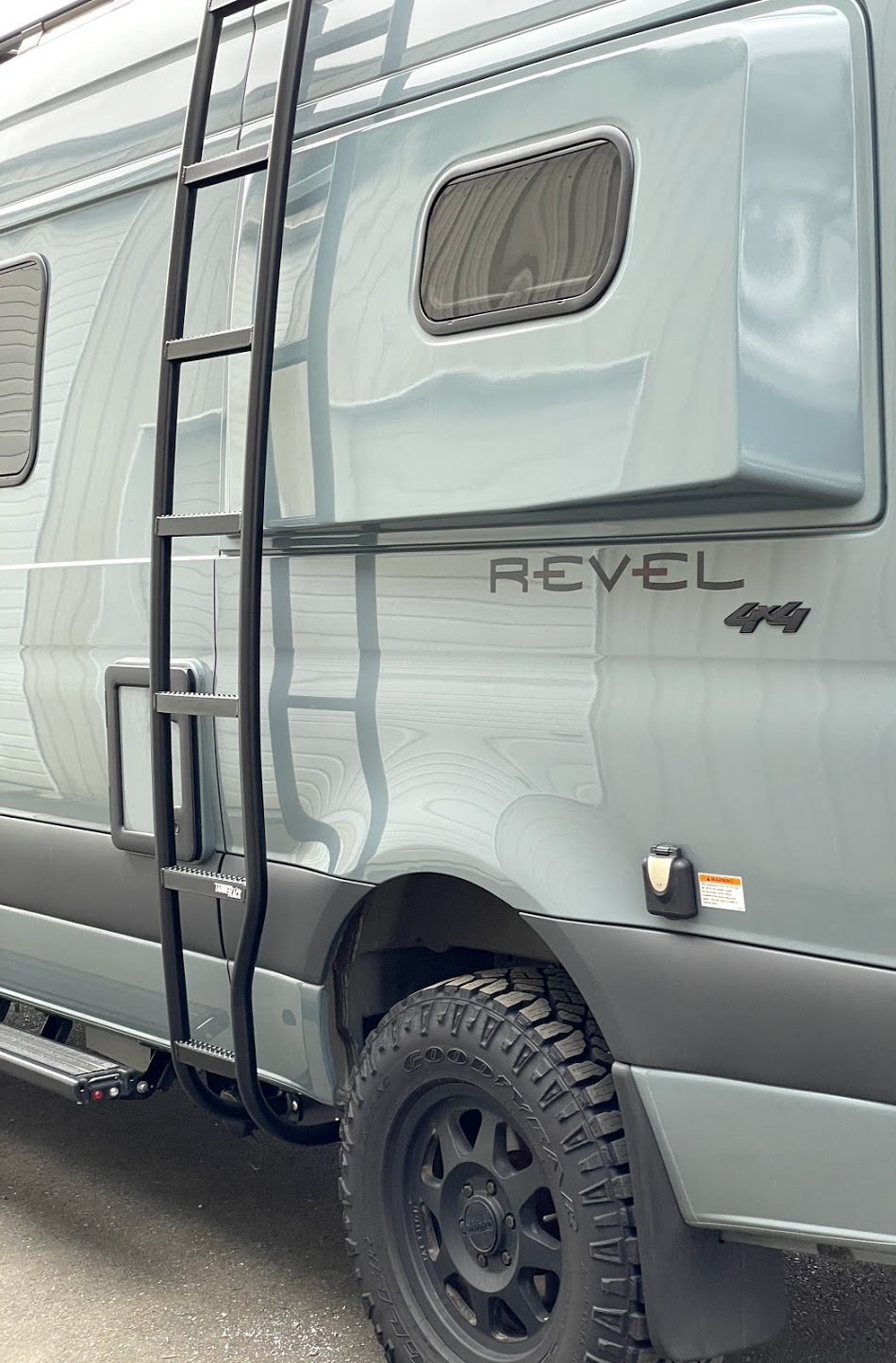 SPRINTER SIDE LADDERS | TANNERACK