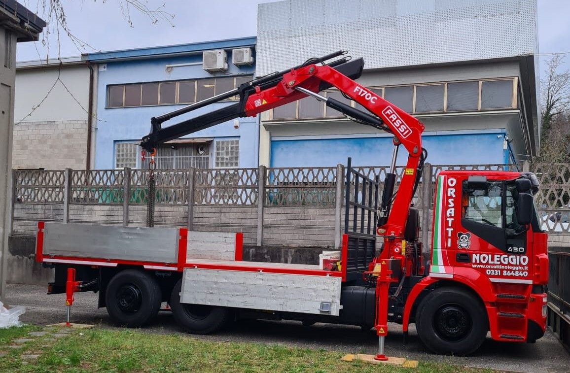 Noleggio Mini Gru - Gru su Autocarro | Varese e Como