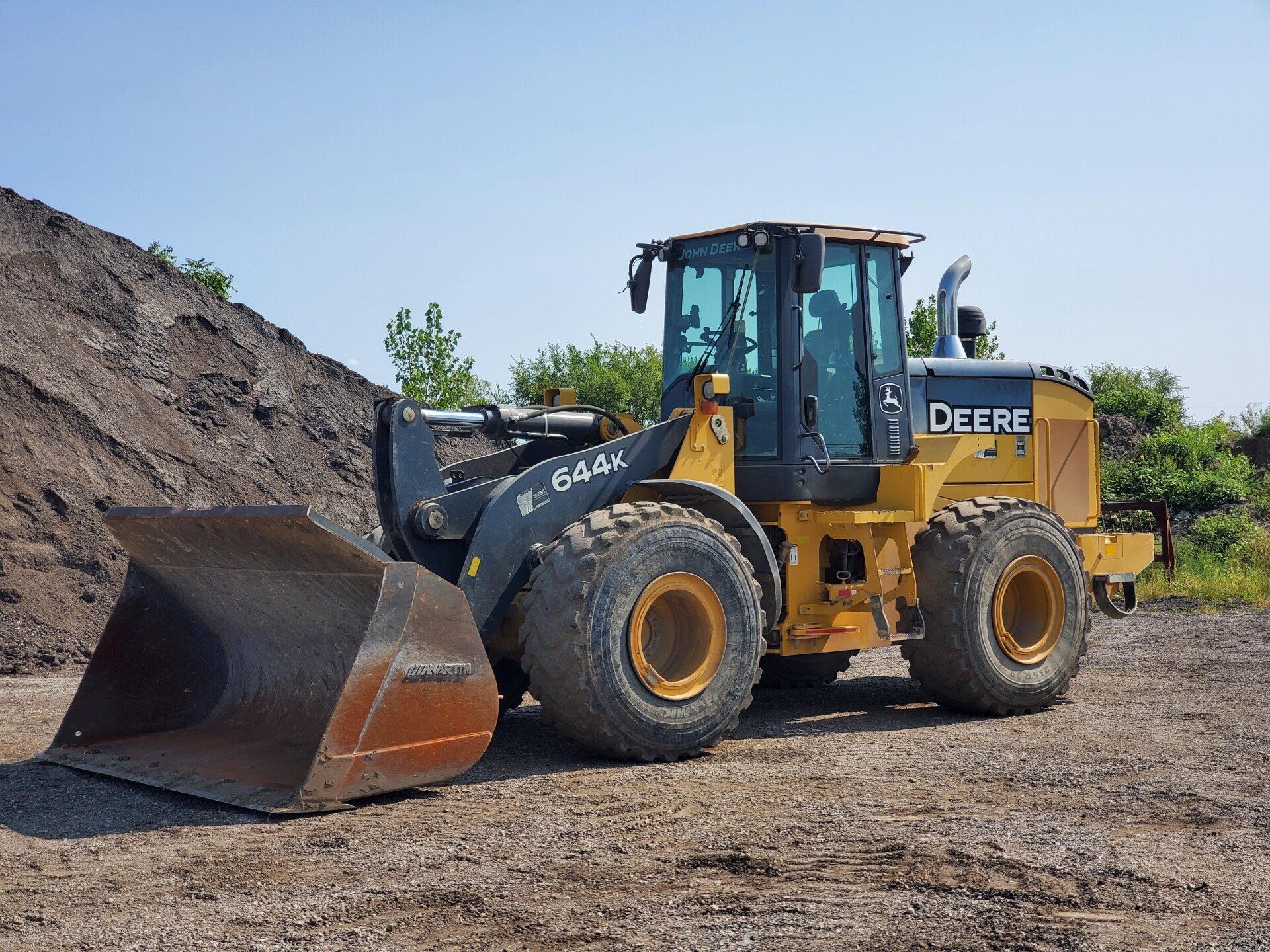 Excavators/Wheel Loader