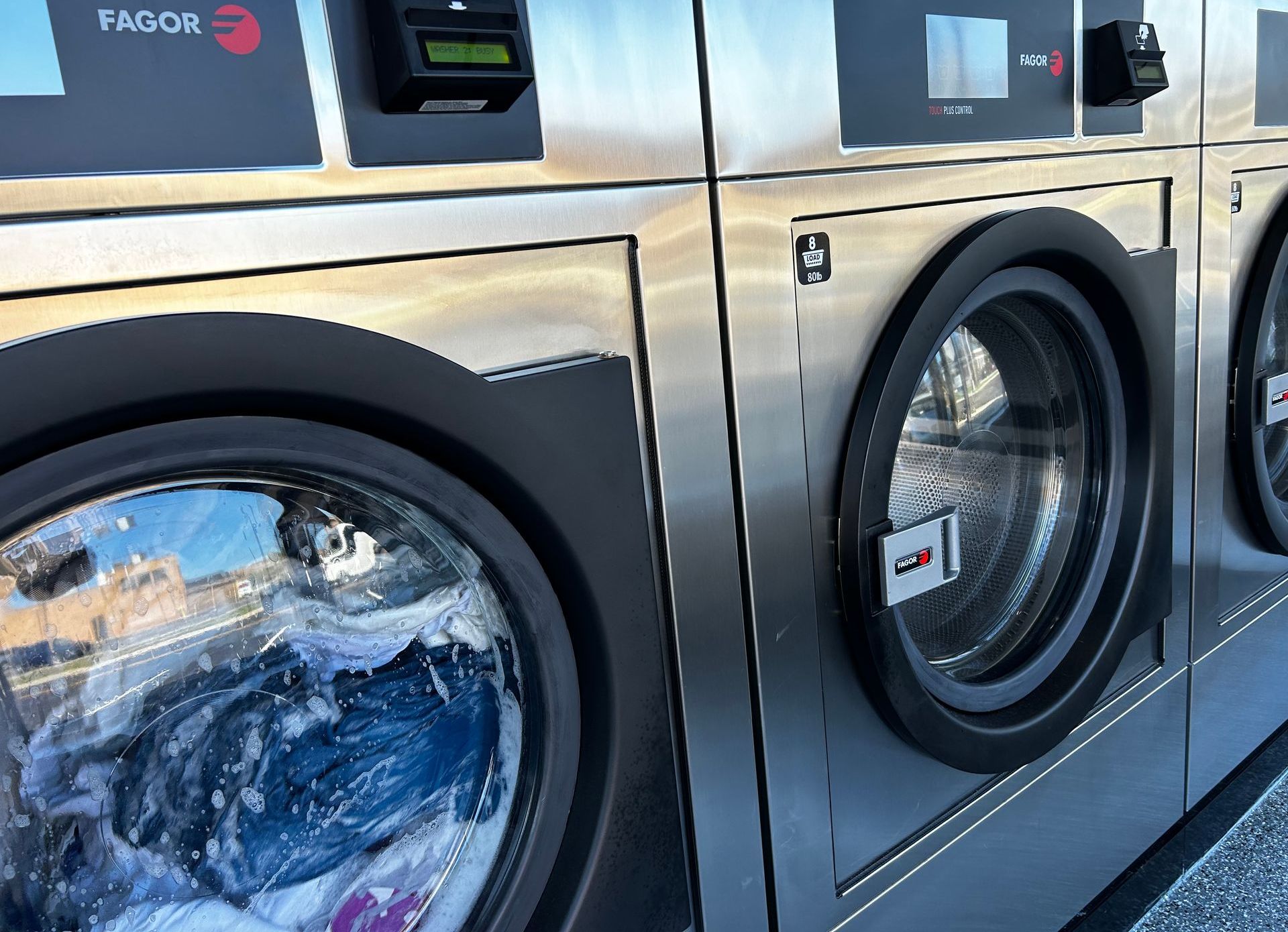 Professional Wash & Fold Services | Lighthouse Laundromats