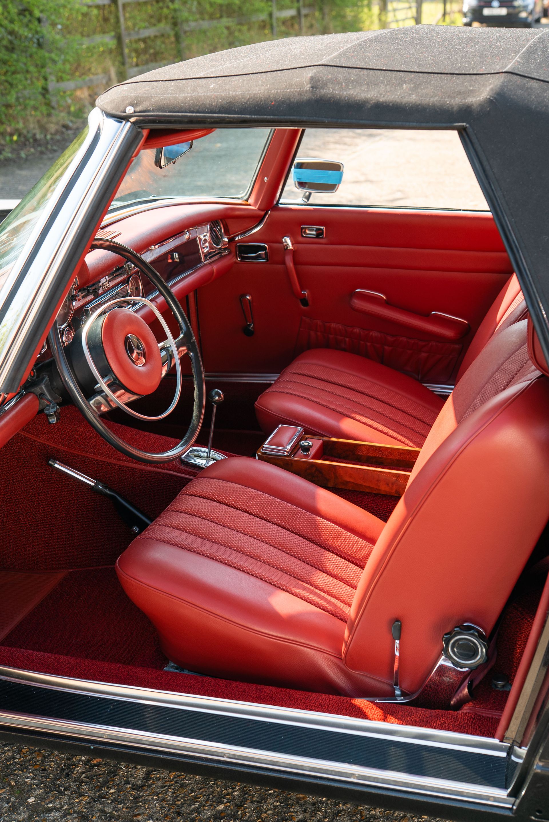 Mercedes-Benz W113 Full Retrim