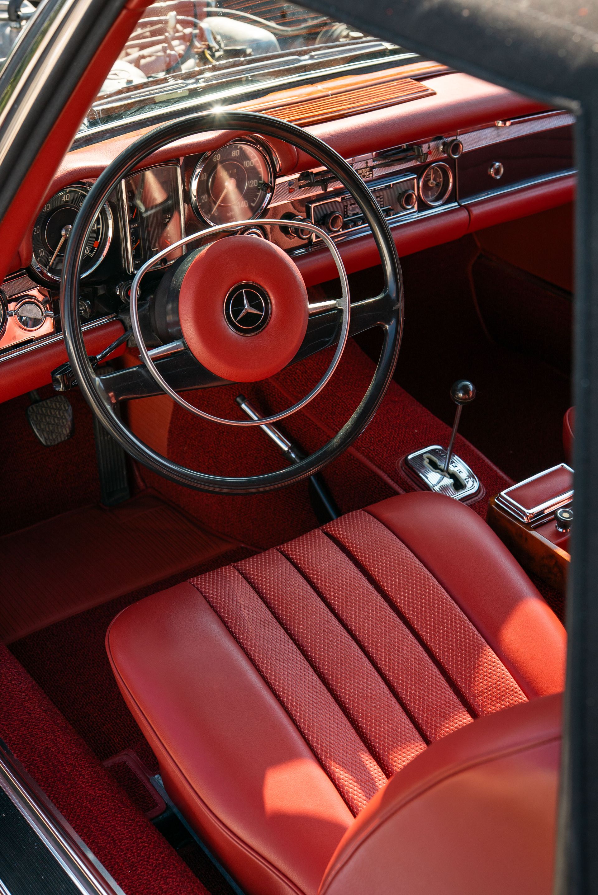 Mercedes-Benz W113 Full Retrim