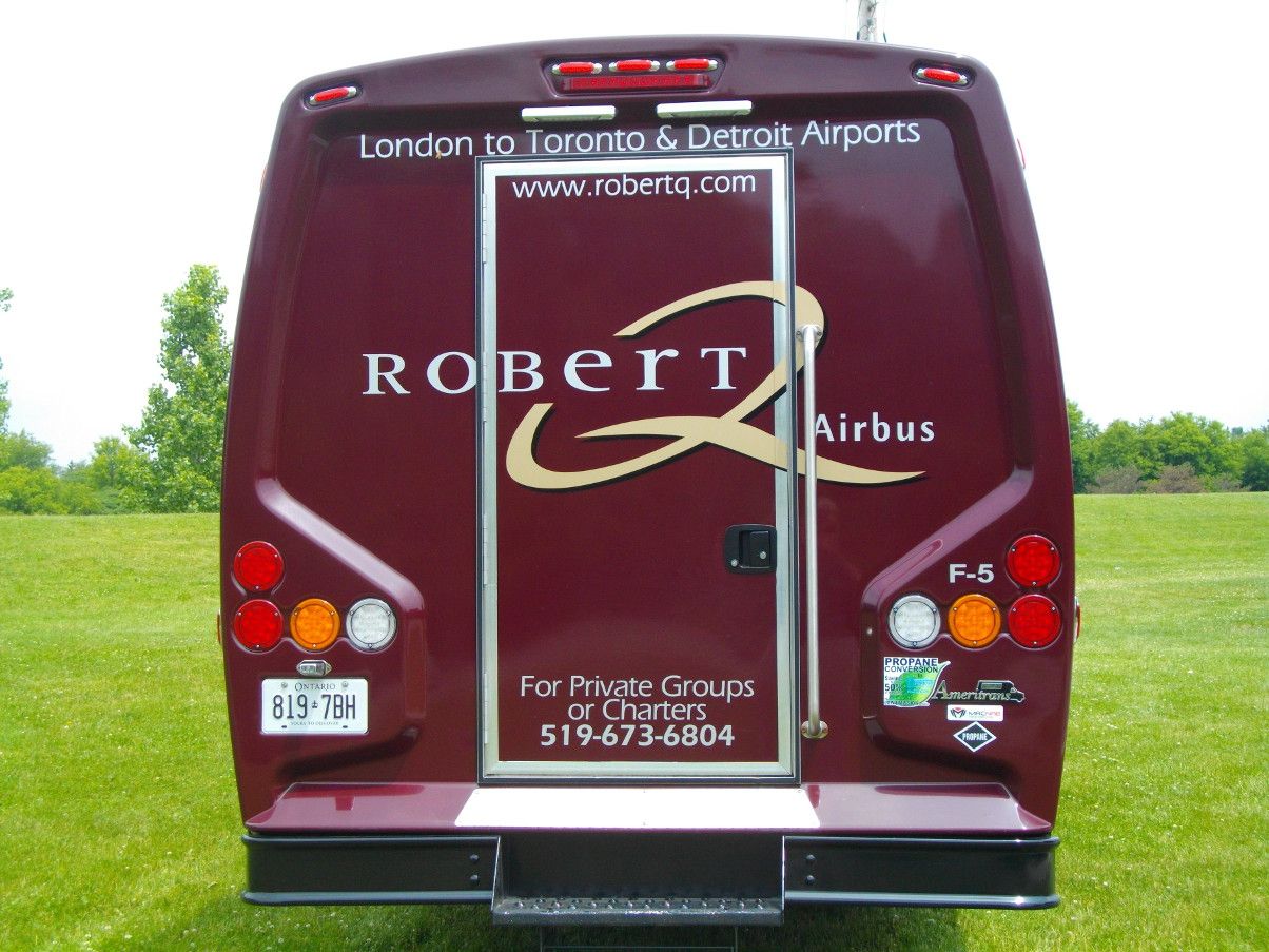 Charter Services for Group Travel | Robert Q Travel