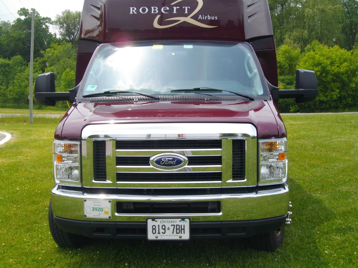 Charter Services for Group Travel | Robert Q Travel