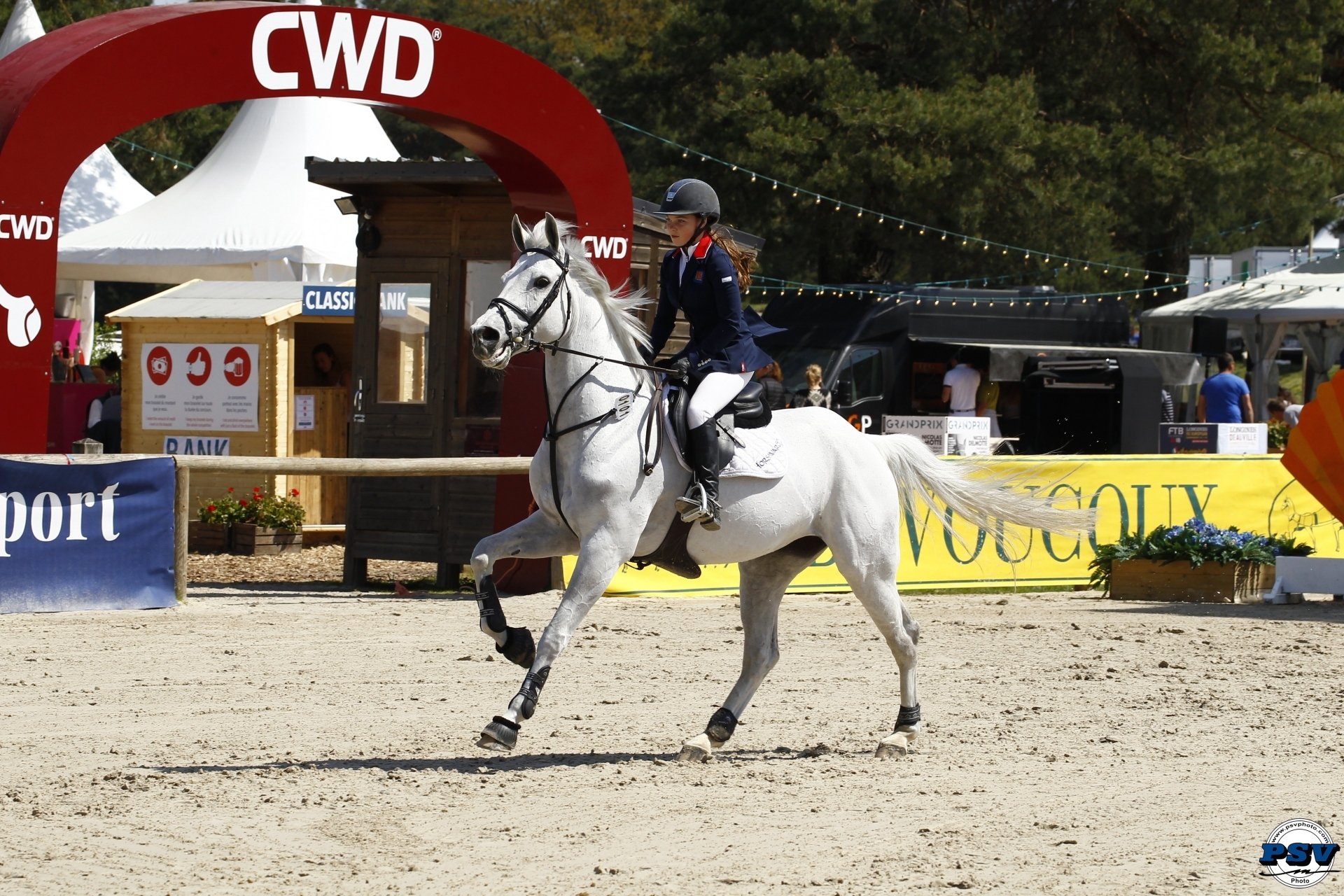 The Team & Gallery | Show Jumping Athlete | Alena Hughes