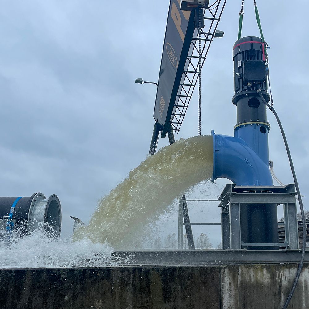 13 huge pumps for norwegian salmon