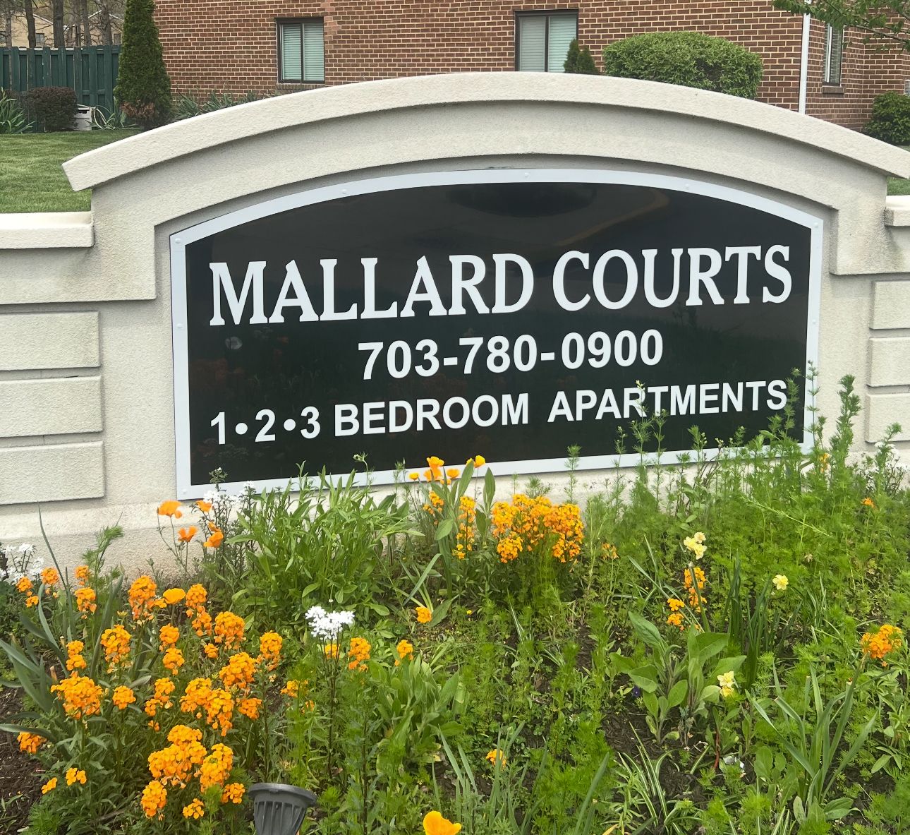 Mallard Courts | Rolling Park Management LLC