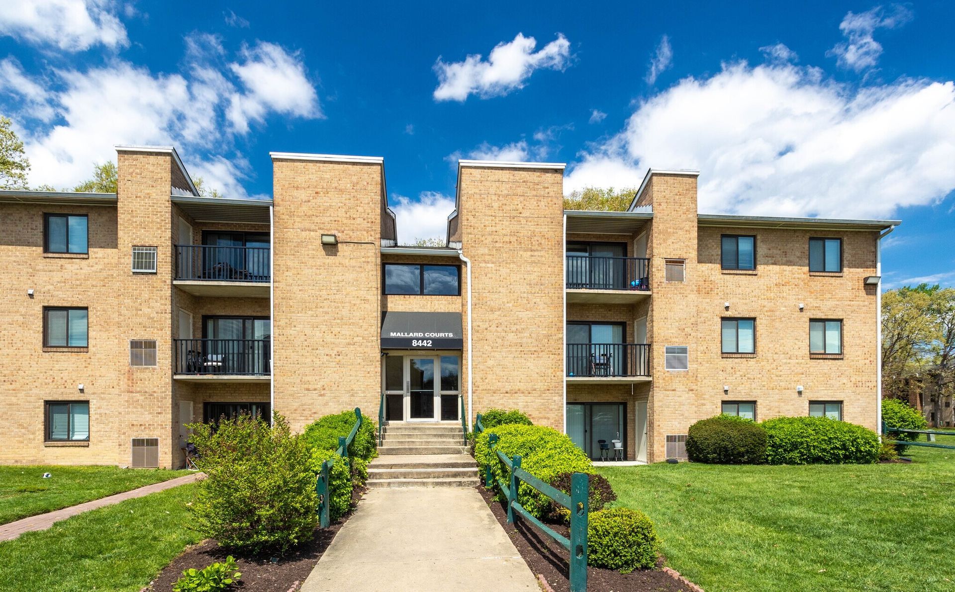 Mallard Courts | Rolling Park Management LLC