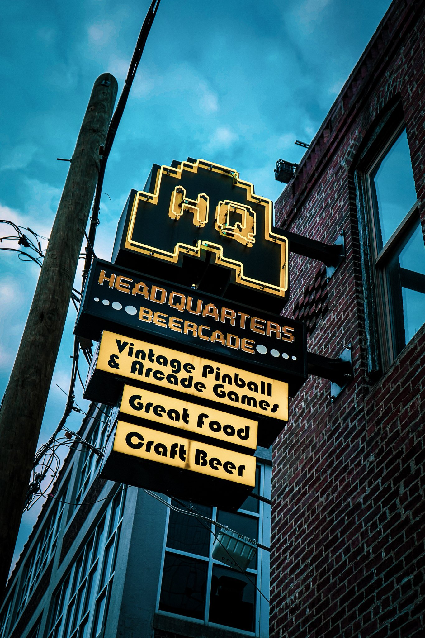 HQ Nashville: Nashville Sports Bar, District Downtown Bar, Arcade ...