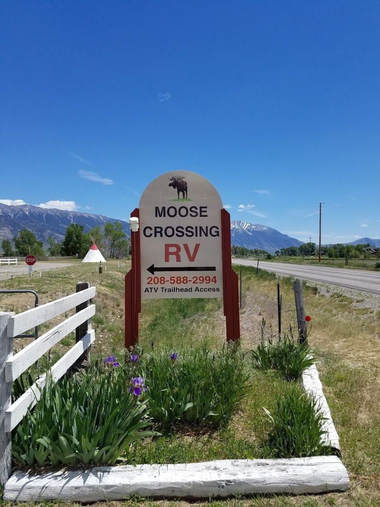 RV Park & Cabin Rentals | Moose Crossing| Moore, Idaho