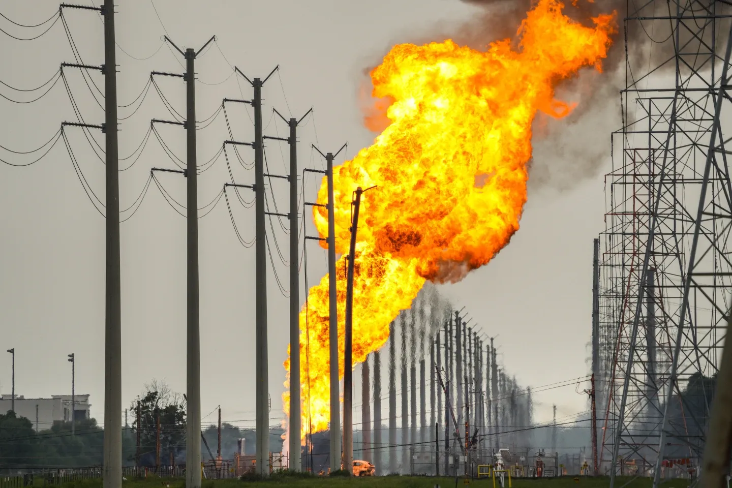Massive Natural Gas Pipeline Fire Erupts near Houston