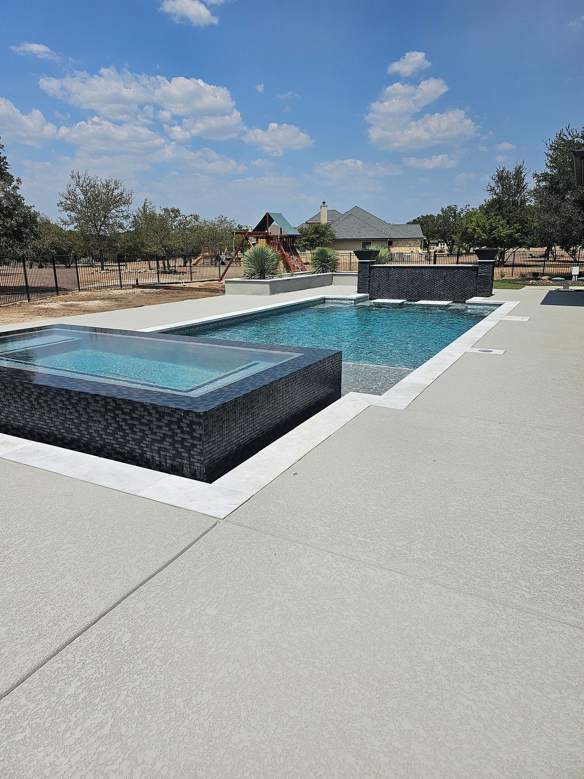 Explore Stunning Pool Builds & Renovations – Gallery