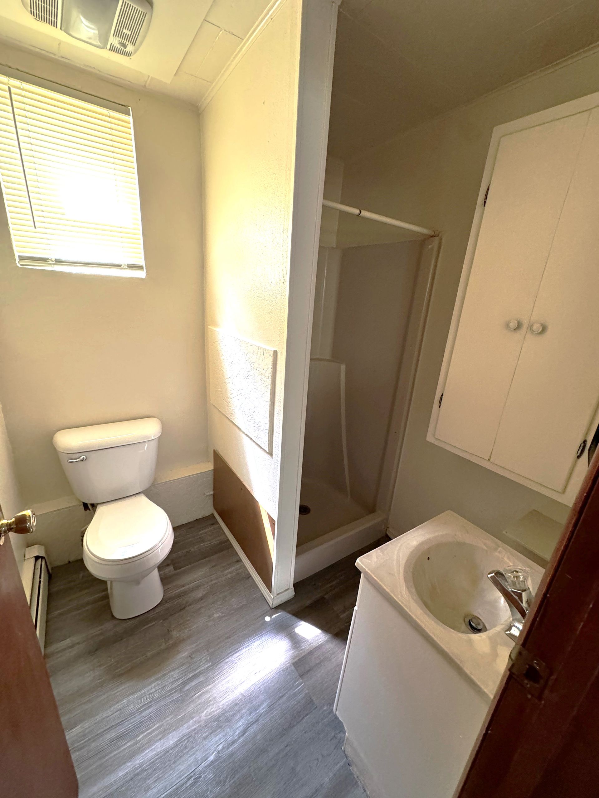 Photos of the Keith Sheller Apartments (321 B) in Bowling Green, OH