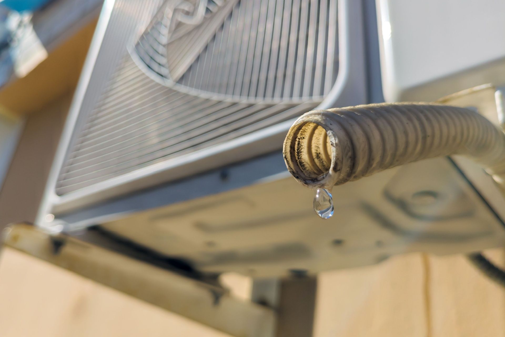 Why Is The Air Conditioner not Draining Water? - Old School