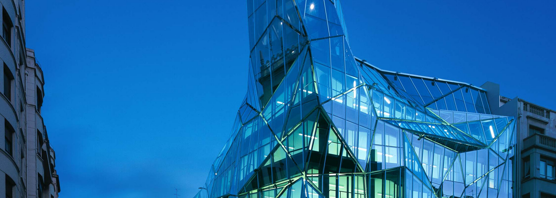 4 of the world's most impressive glass buildings