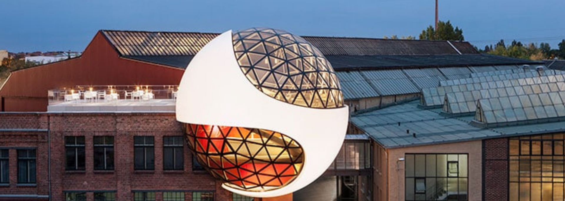 5 surprising and artistic uses for glass in architecture