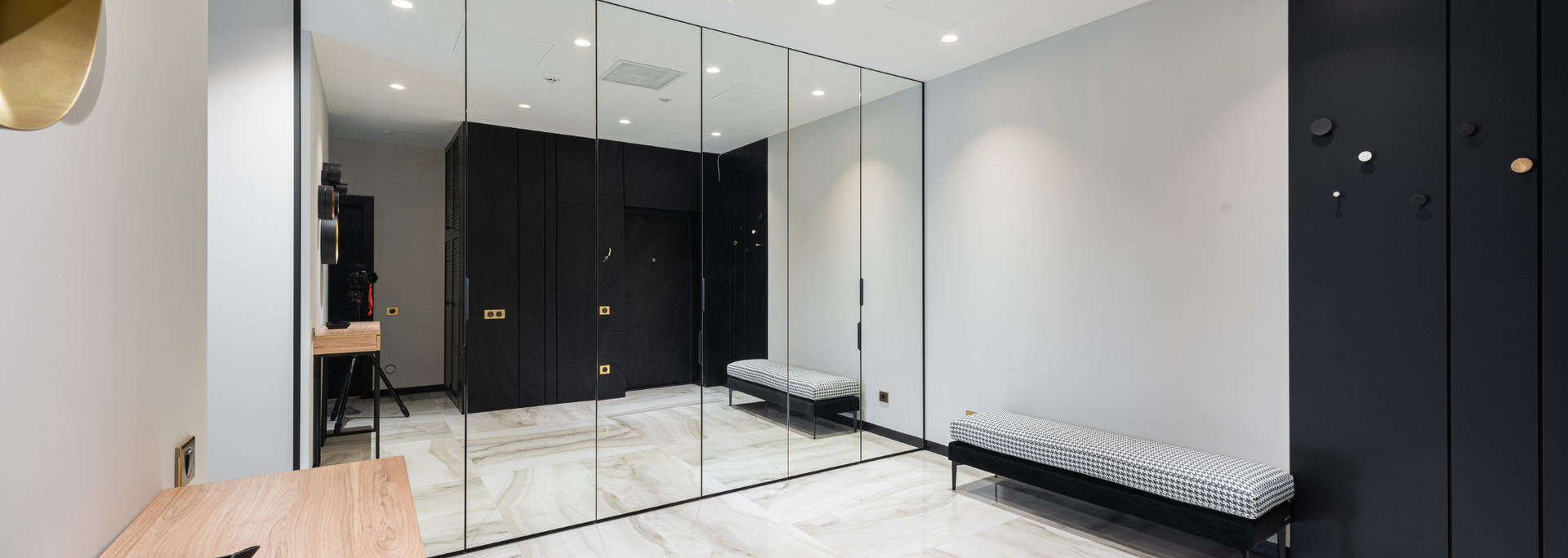 Interior design: how mirrors can transform indoor spaces