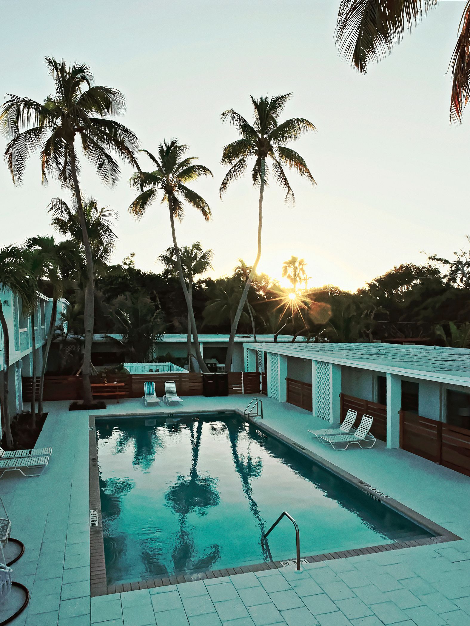 GALLERY - SUNSET INN