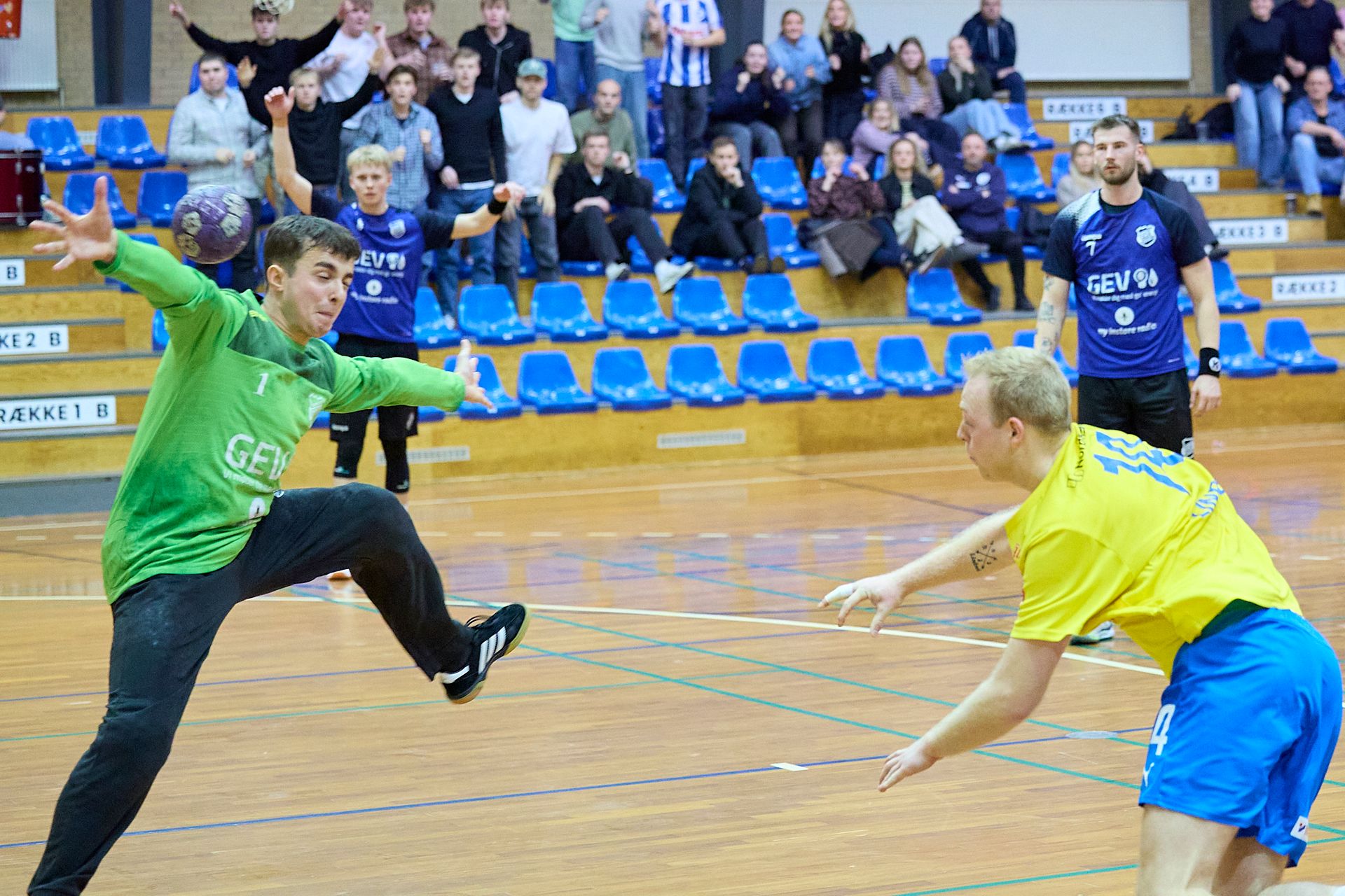 Endnu et stort comeback sikrede herrerne to vigtige point i ...
