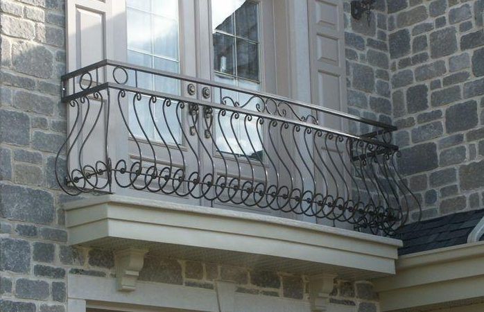Faux Balcon en fer forgé à Québec | Fer Ornemental de Beauport inc.