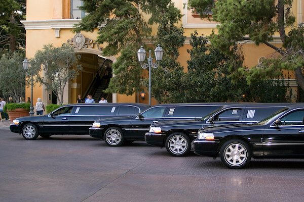 Limo Service Kansas City | KC Limo Rental Overland Park and Olathe KS