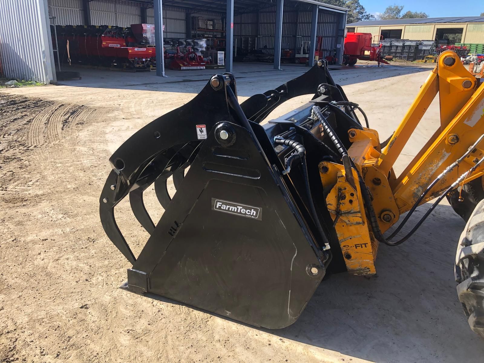Silage Grapple Bucket - HLA Attachments - FarmTech