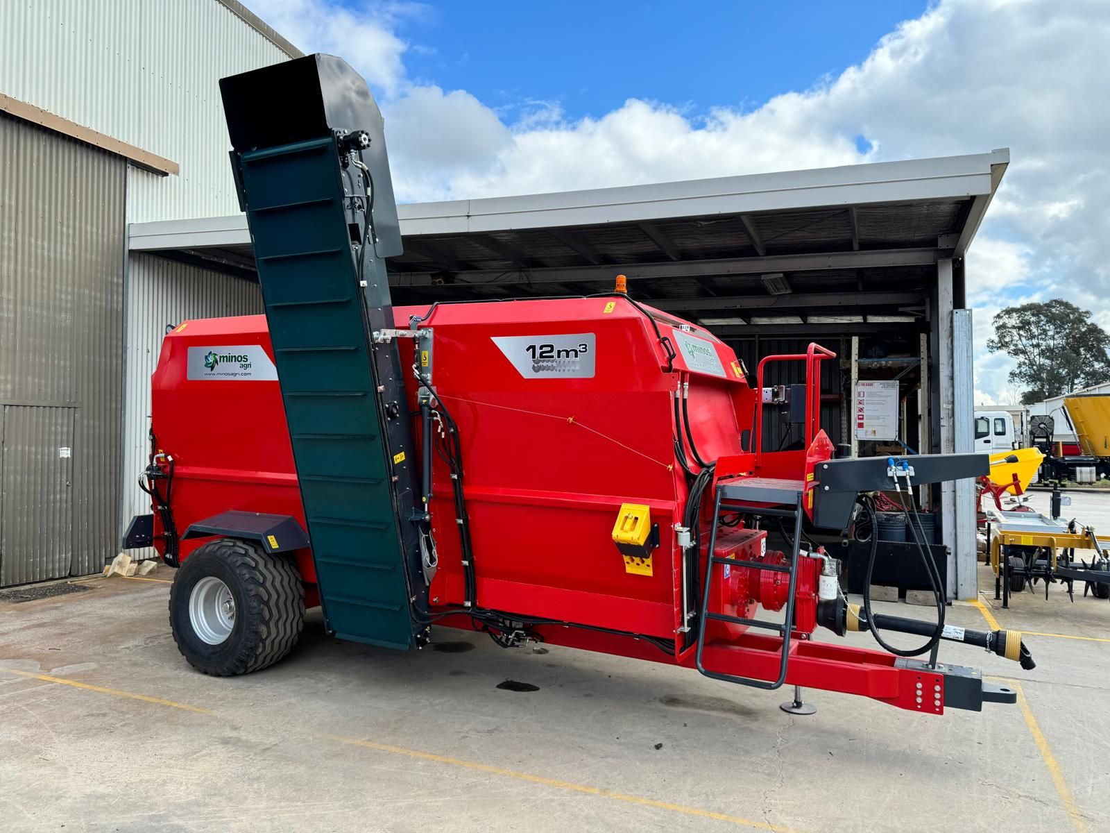 TYYKM Feed Mixer - Minos Agri - FarmTech