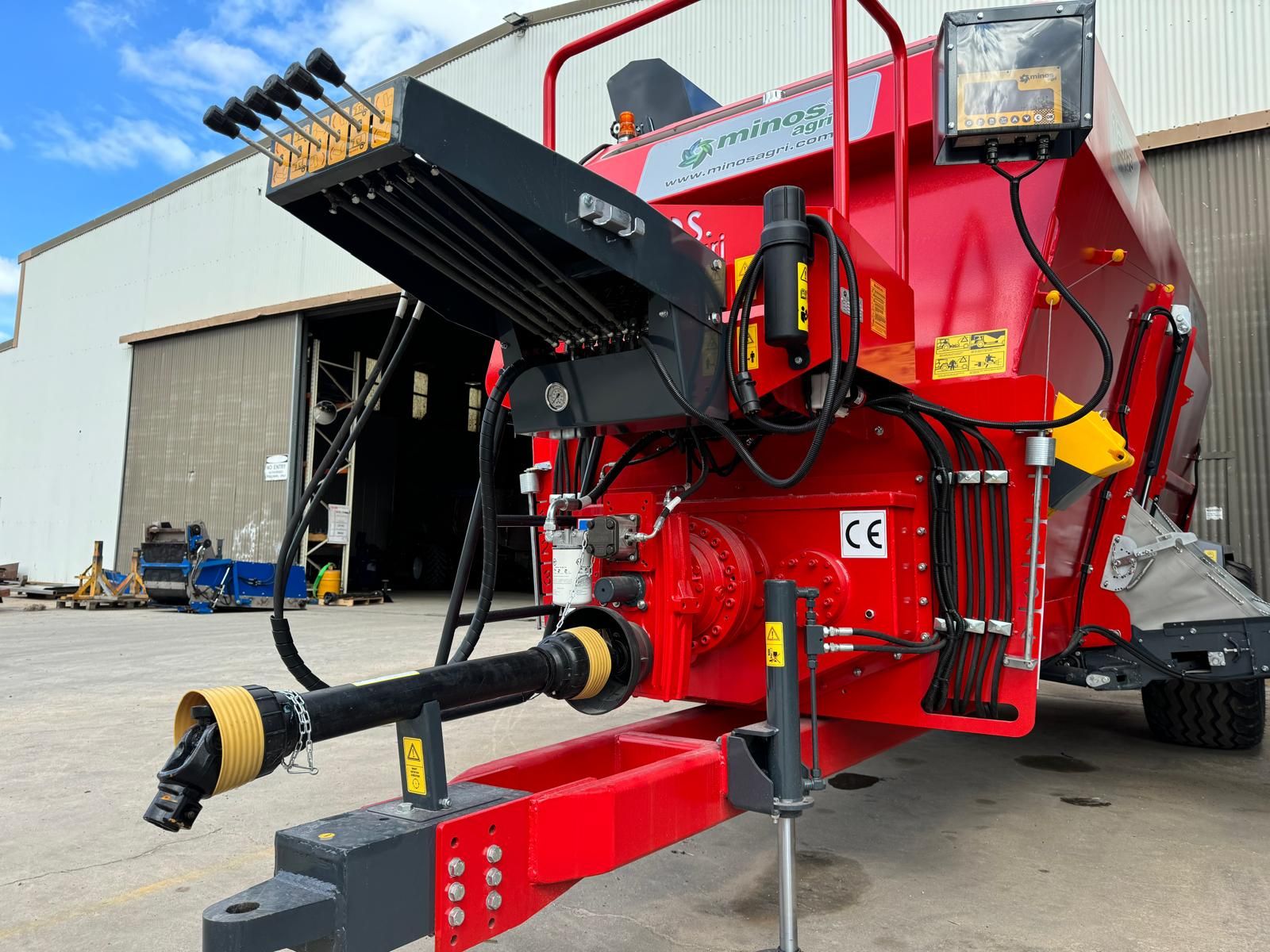 TYYKM Feed Mixer - Minos Agri - FarmTech