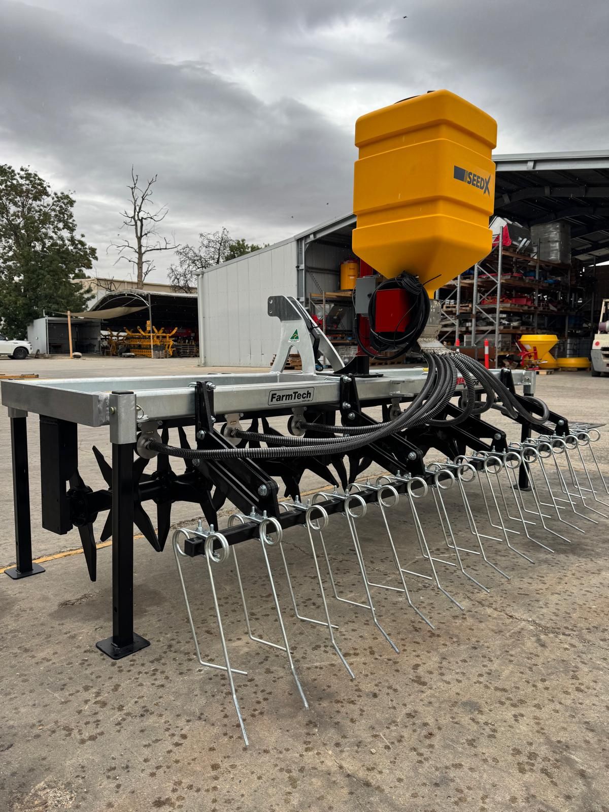 Silage Grapple Bucket - HLA Attachments - FarmTech