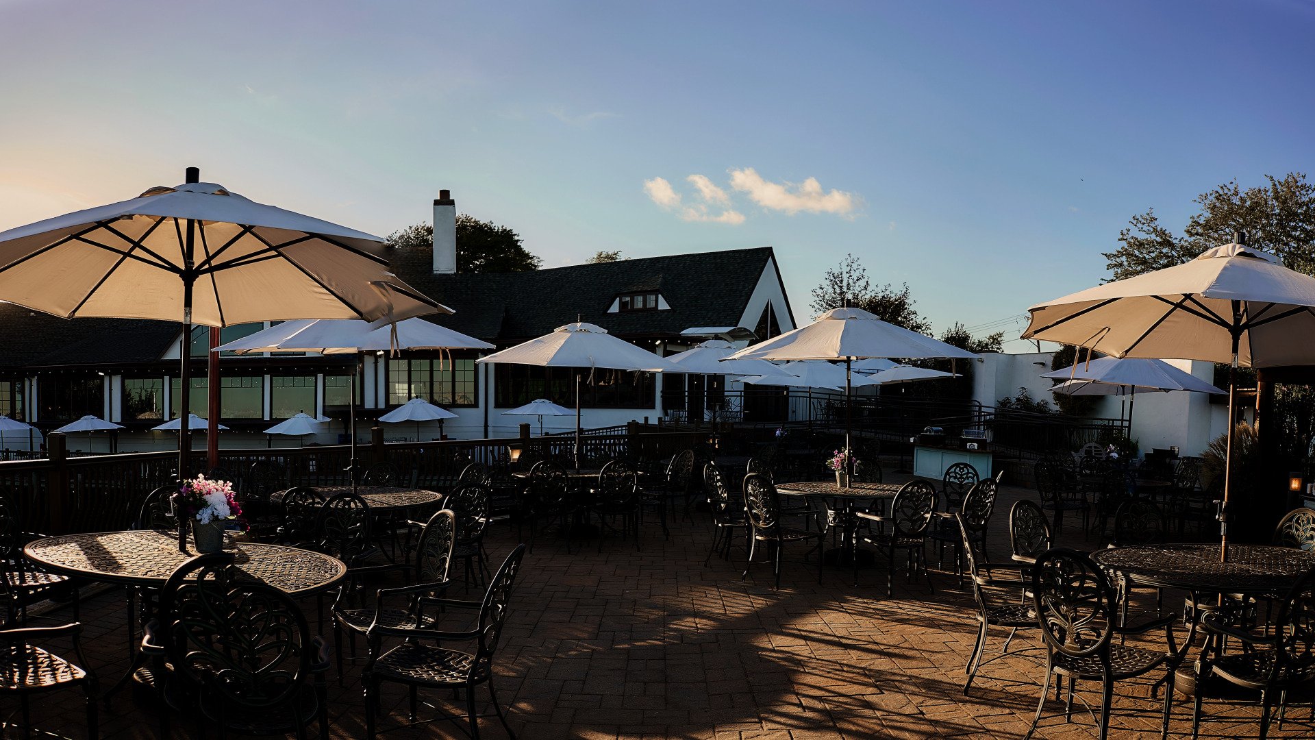 Outdoor Cocktail Hour | Riviera Waterfront Mansion | NY