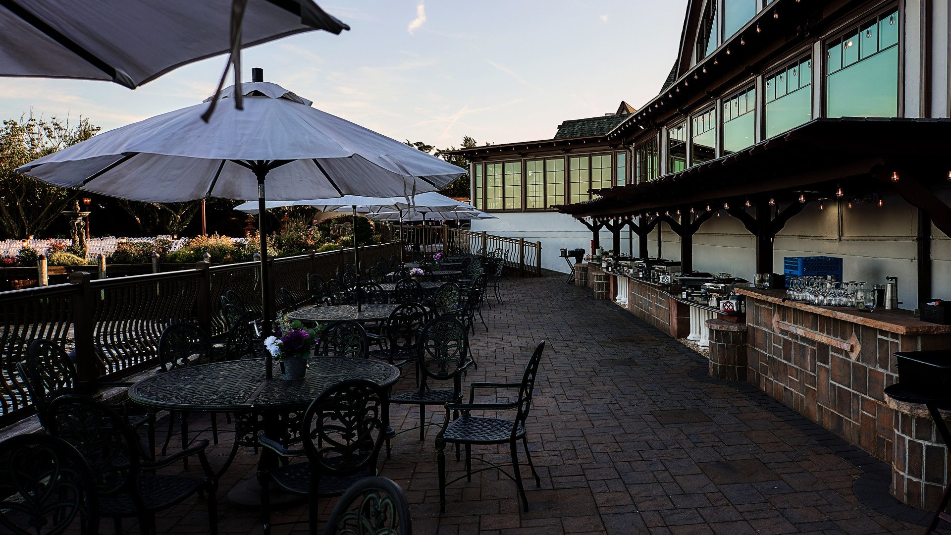 Outdoor Cocktail Hour | Riviera Waterfront Mansion | NY