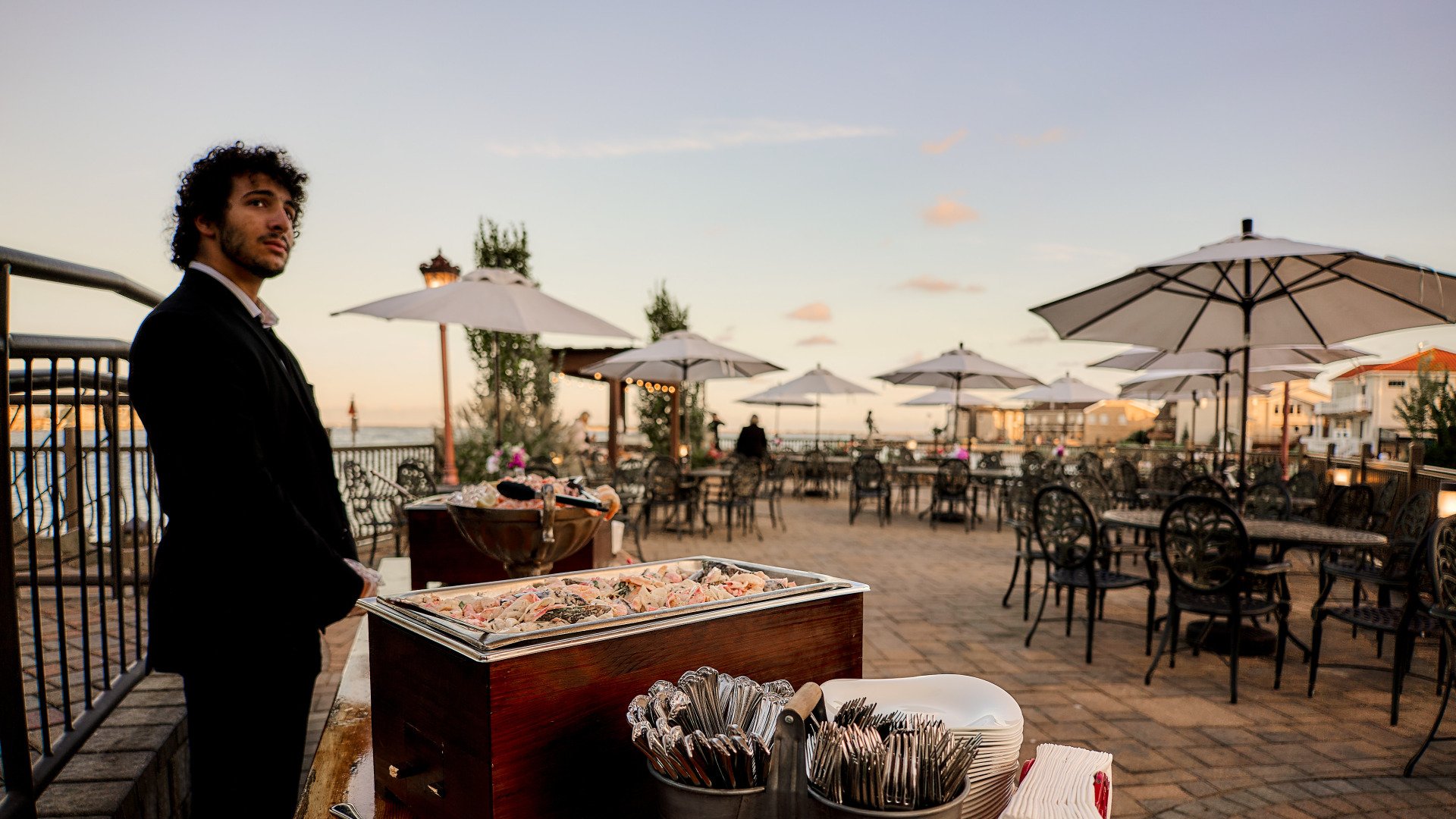 Outdoor Cocktail Hour | Riviera Waterfront Mansion | NY