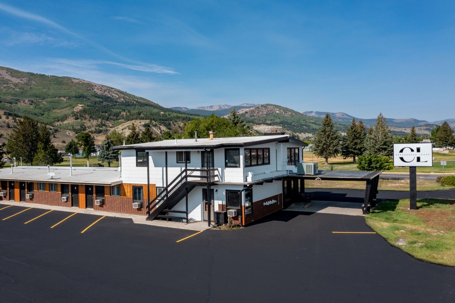 About us | Copperhead Lodge Anaconda, MT