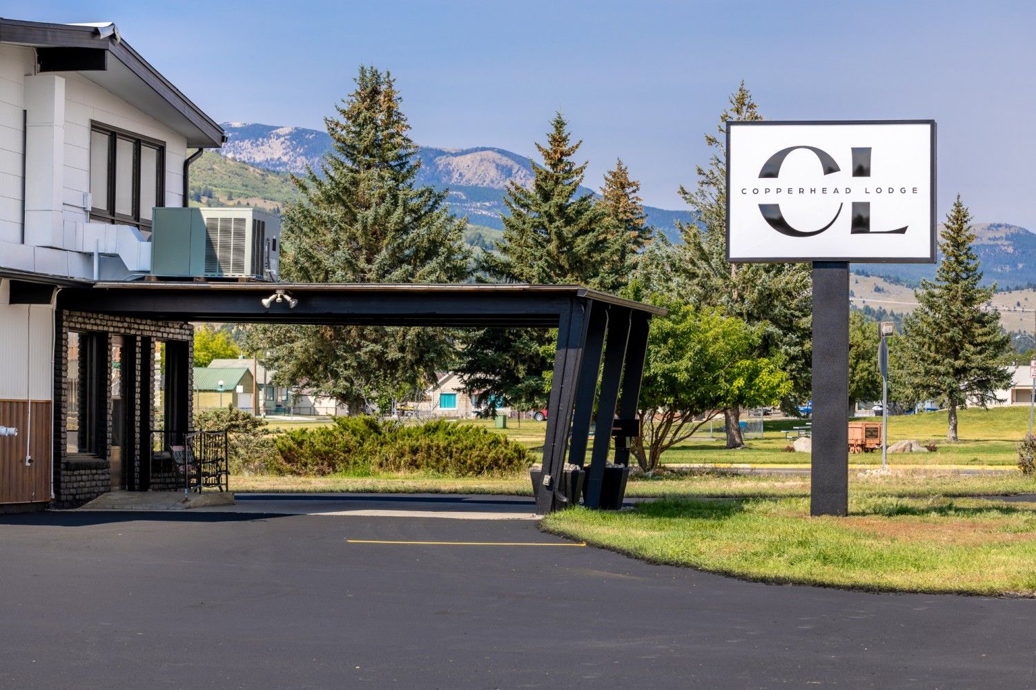 About us | Copperhead Lodge Anaconda, MT