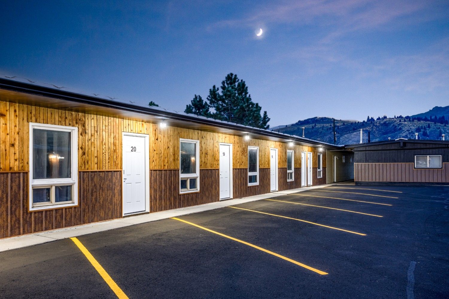 About us | Copperhead Lodge Anaconda, MT