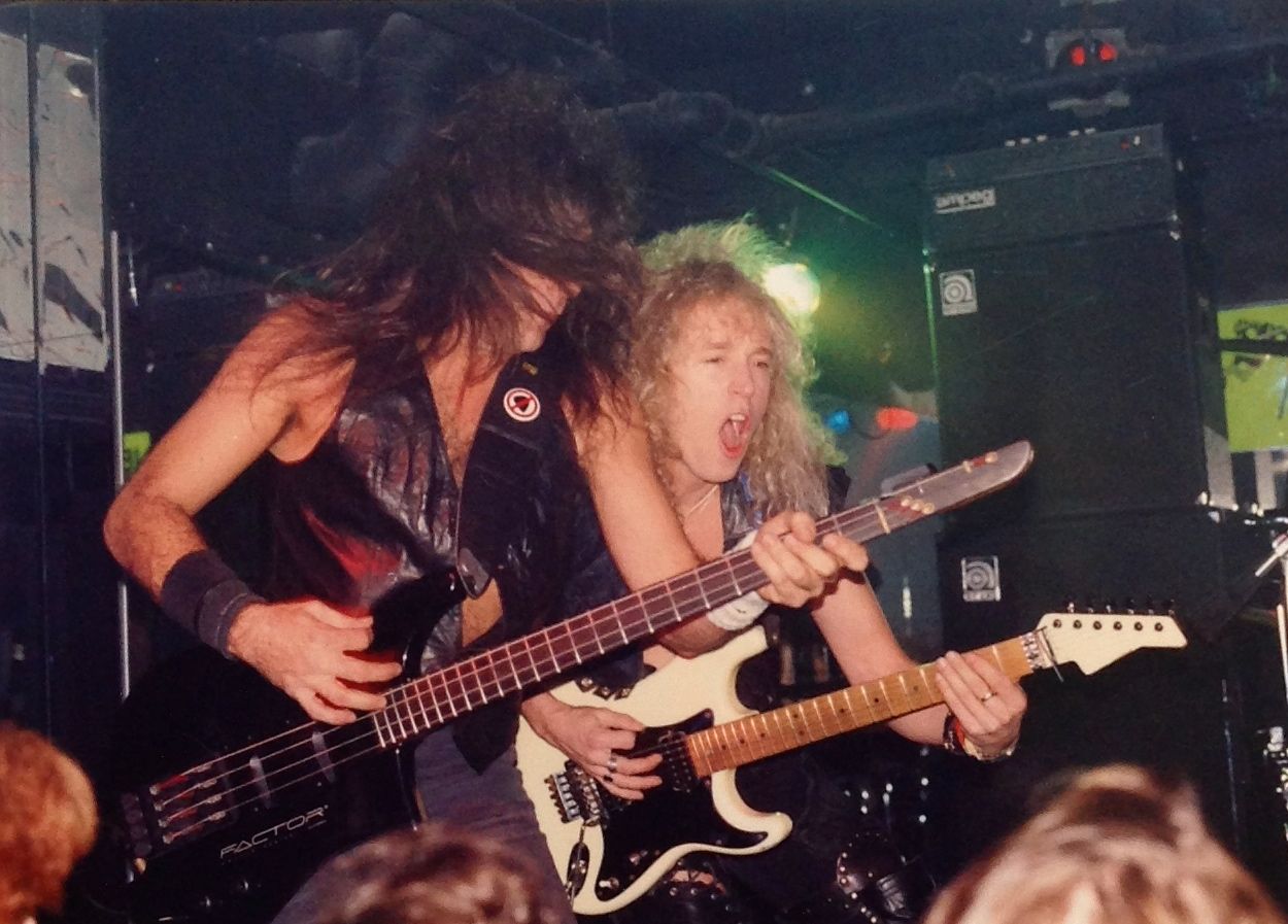 About - Chet Thompson Guitar