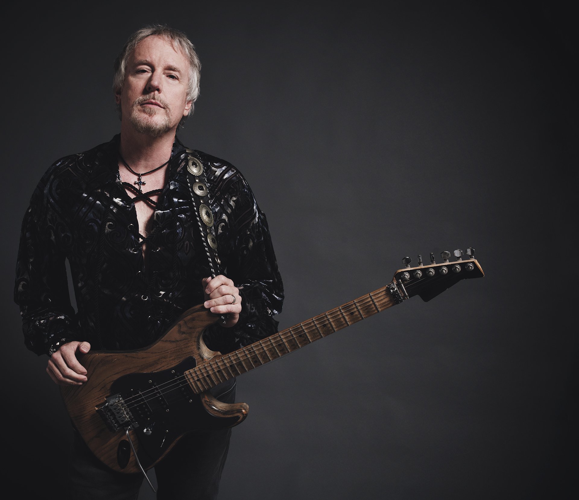 About - Chet Thompson Guitar