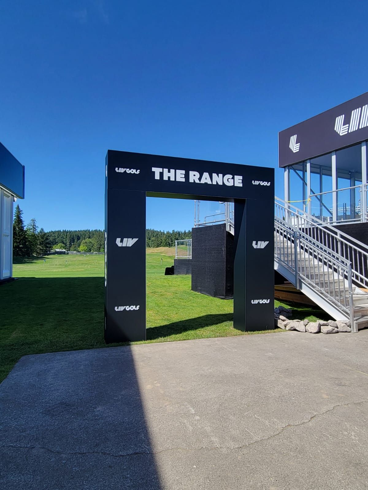 Monuments Pylon Signs | Mia Prosigns