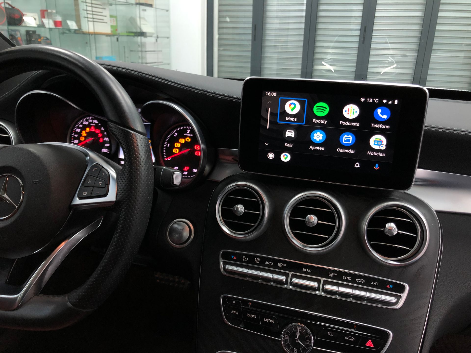 Interface CarPlay / Android Auto en Mercedes clase C W205
