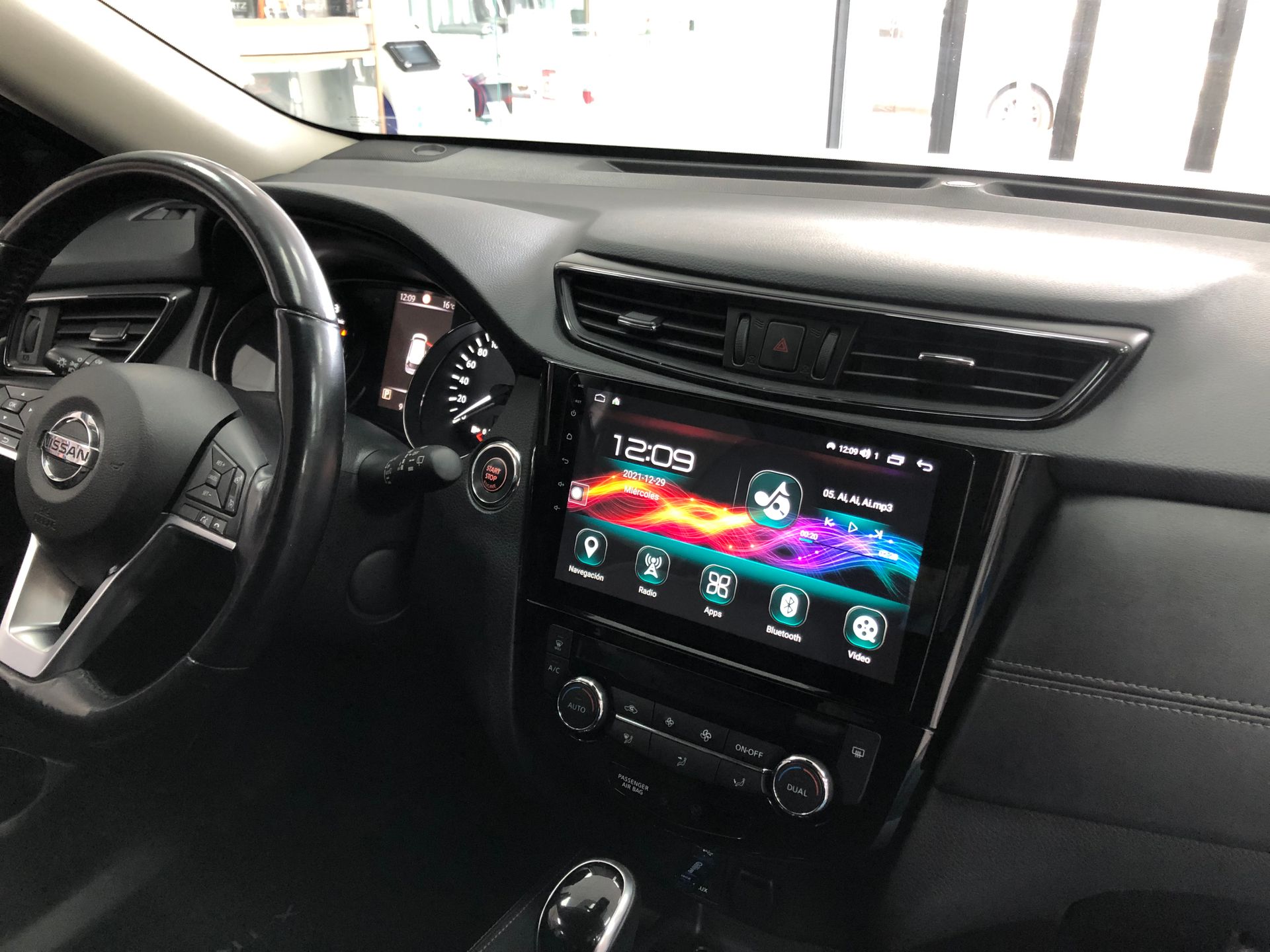 Pantalla Android 10" en Nissan X-Trail