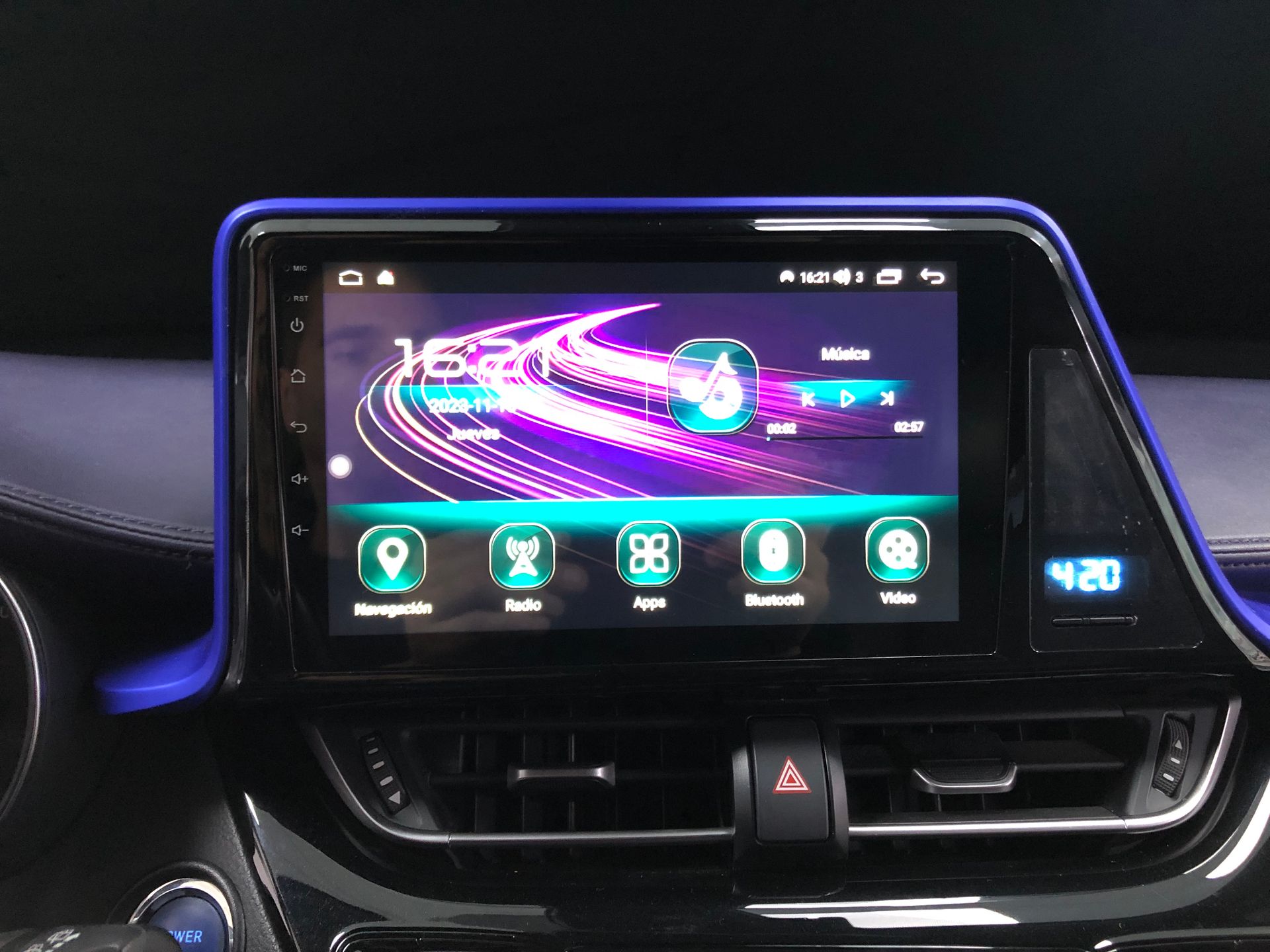 Pantalla android 9" Dynavin Toyota C-HR