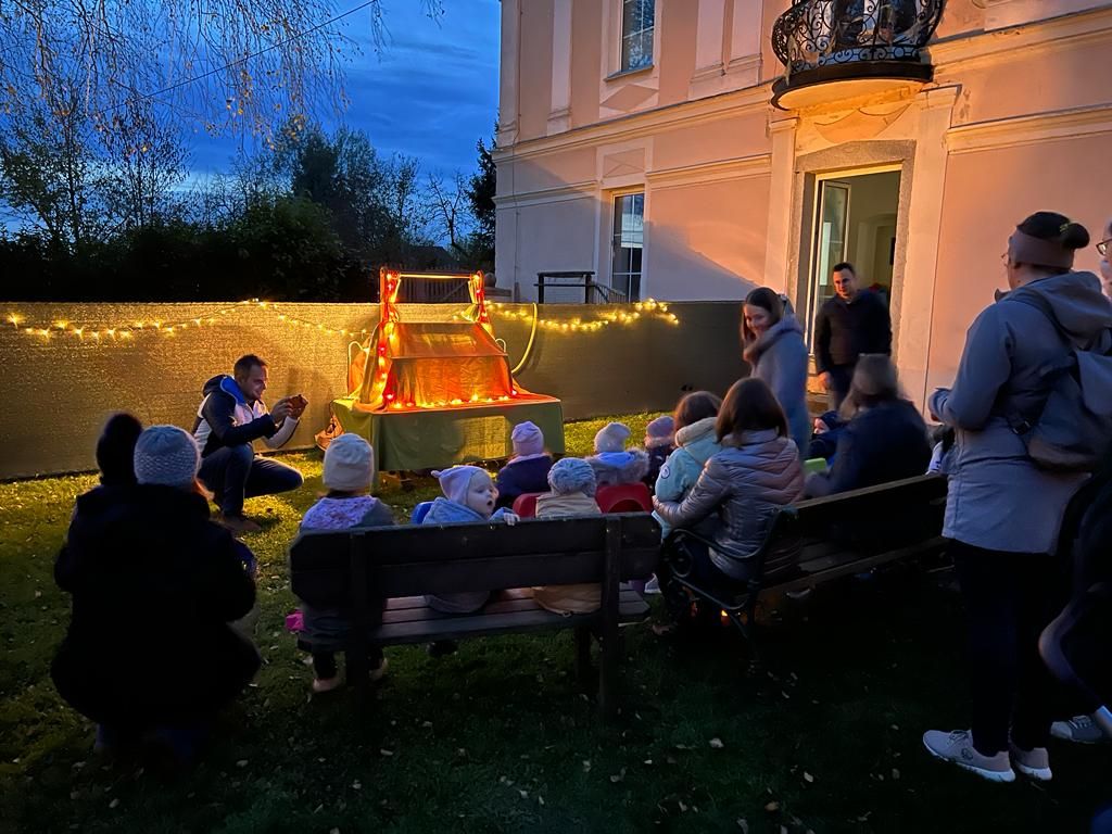 Laternenfest mit vielen Lichtern