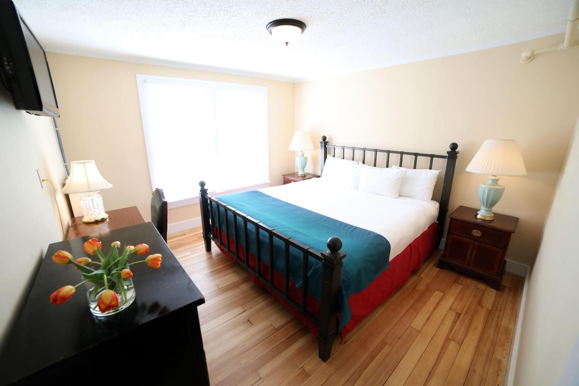 Historic Hotel & Tavern | The Kennebunk Inn | Kennebunk