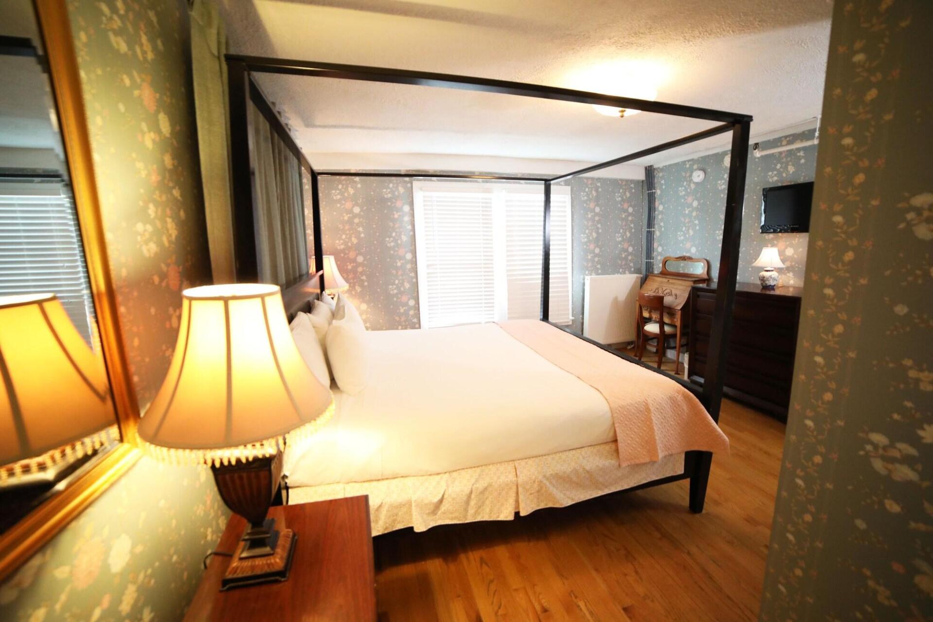 Hotel in Kennebunk | The Kennebunk Inn | Coastal Maine