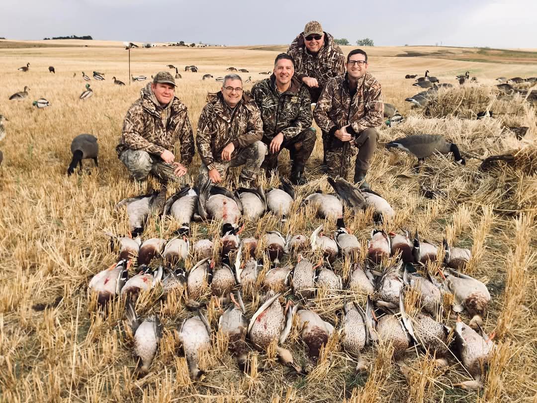 North Dakota Duck Hunting Guides - Goose Outfitter