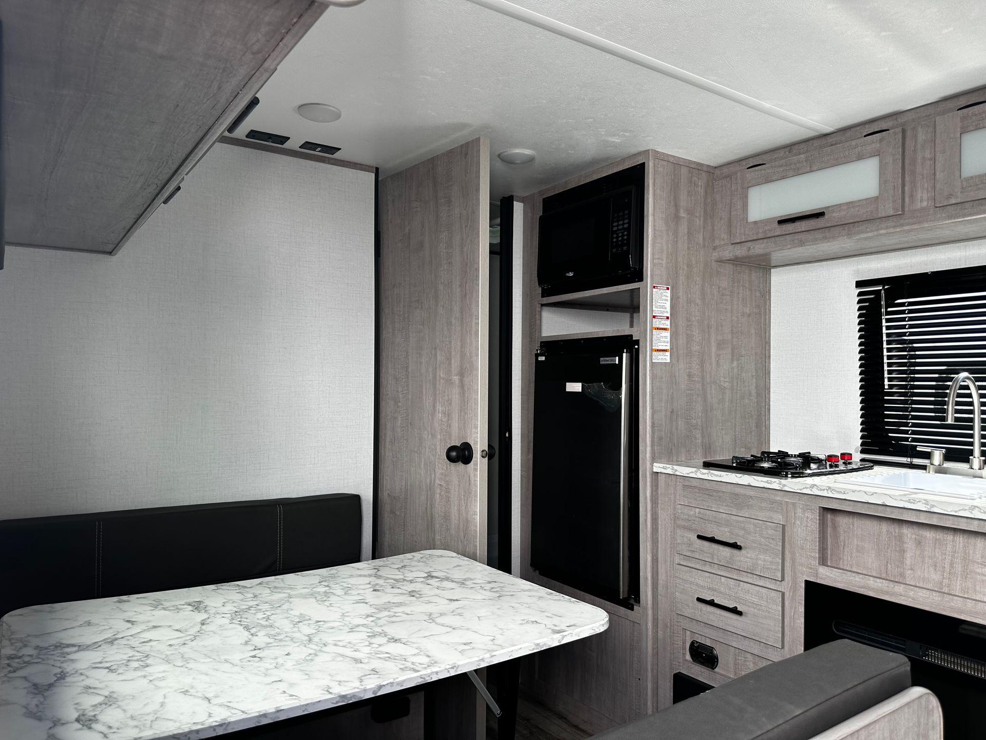 2024 Coleman Lantern LT 17R - $14,950