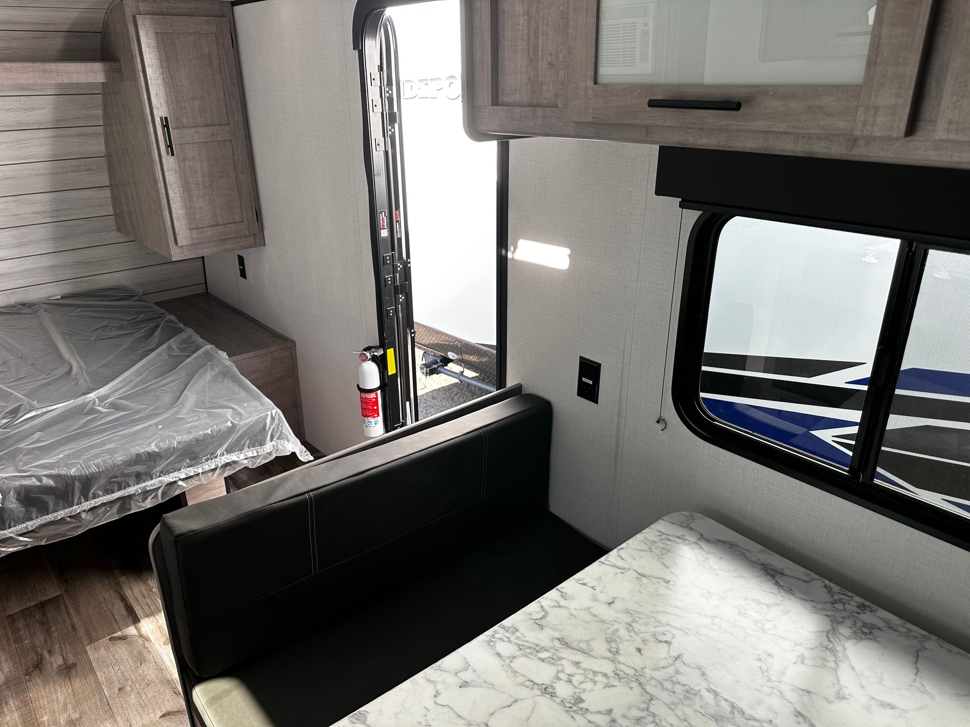 2024 Coleman Lantern LT 17R - $14,950